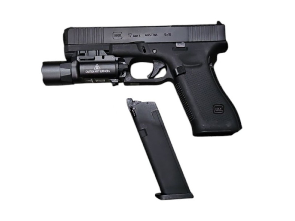 Umarex GHK Glock 17 Gen.5 MOS GBB Pistol with X300 (Black)